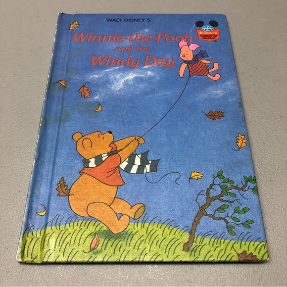 Disney | Other | Walt Disneys Winnie The Pooh And The Windy Day Random ...